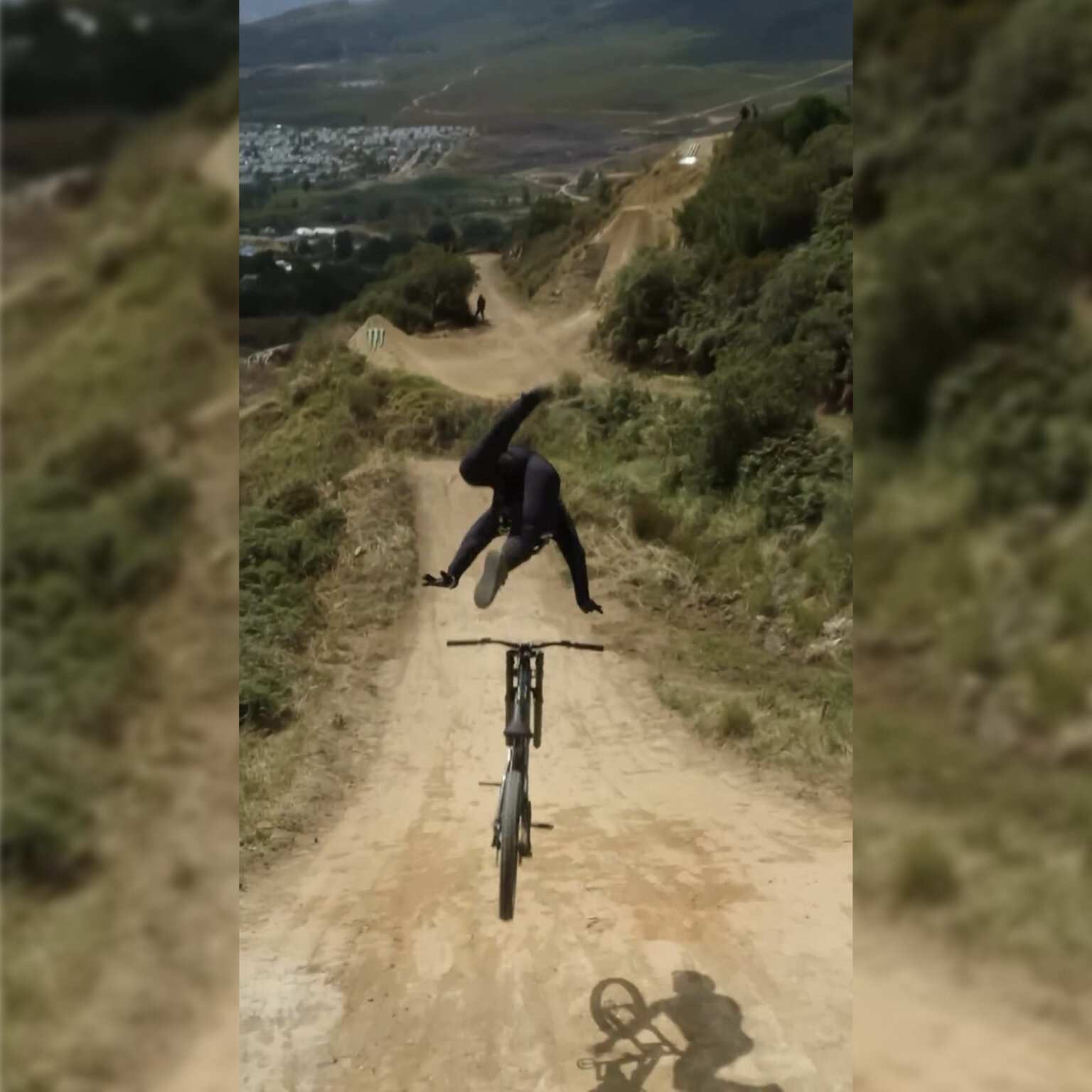 VIDEO - Adolf Silva's scary 'Superman' crash at DarkFest | 365mountainbike